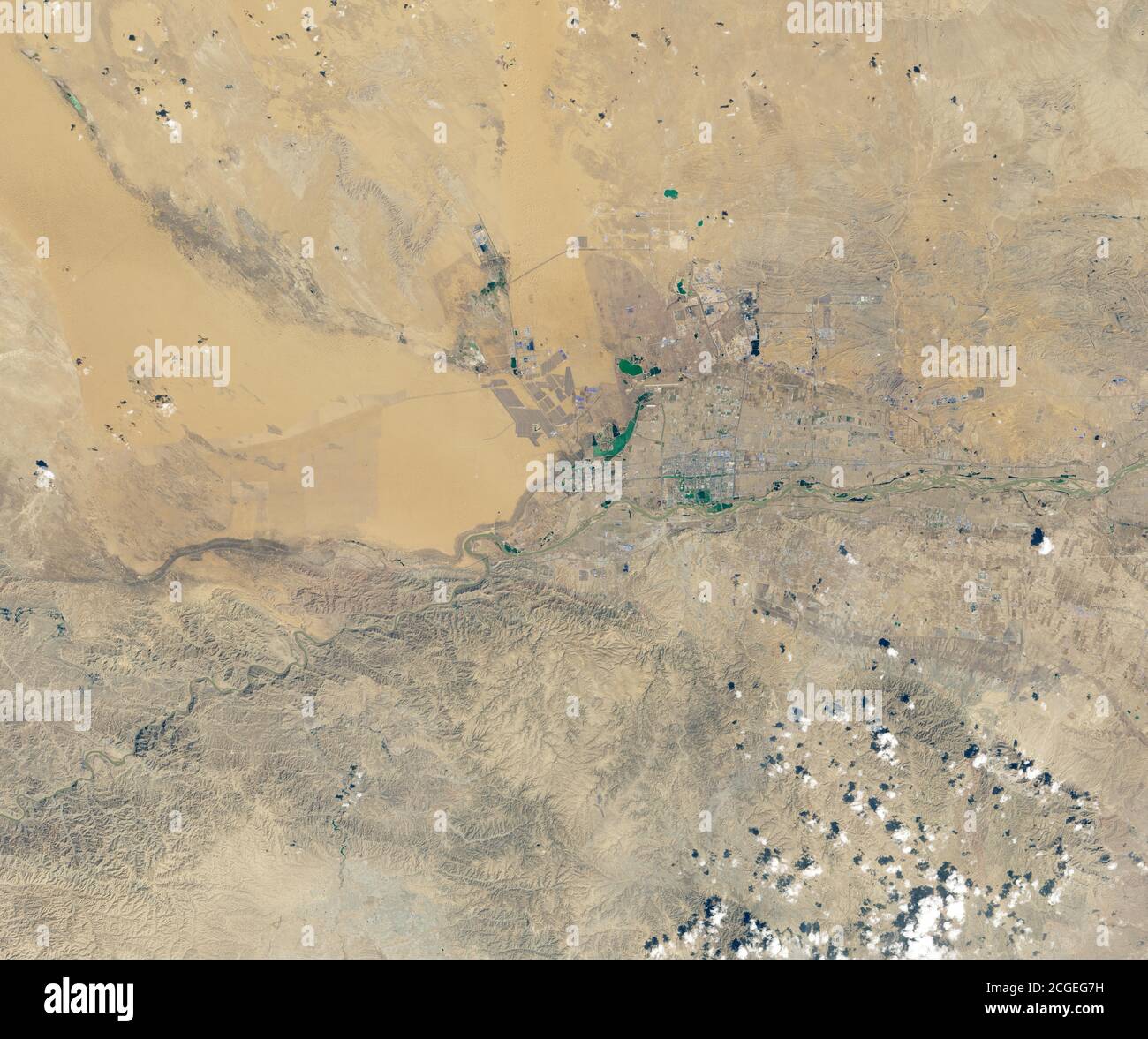 The largest solar park in the world in China’s Tengger Desert in the ...