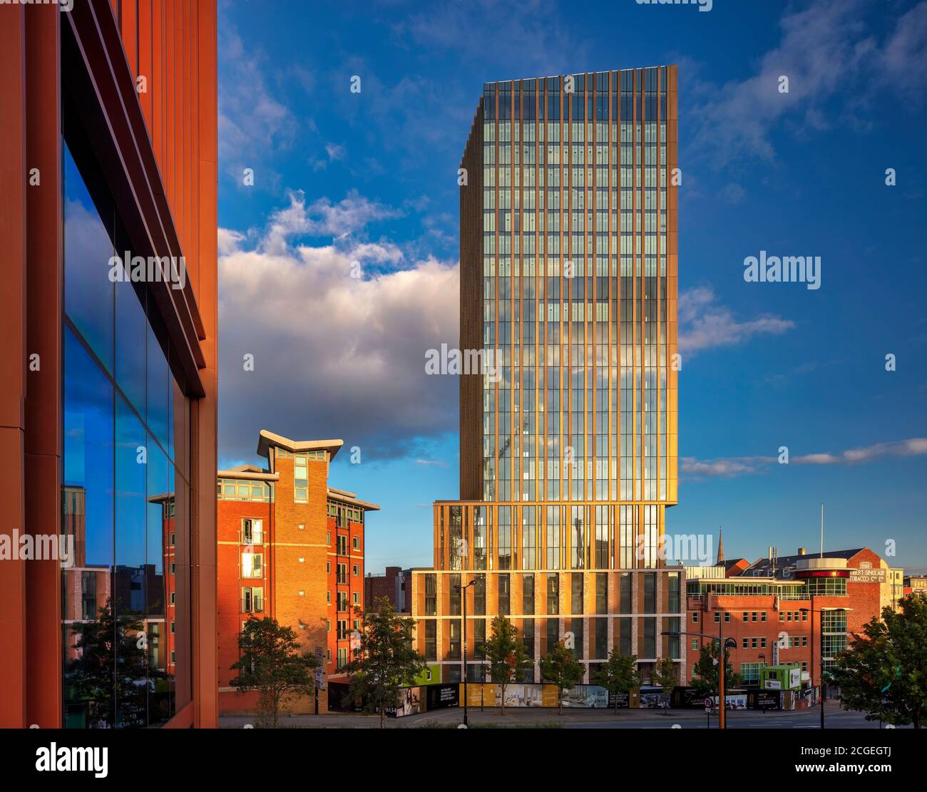 Investment tower hi-res stock photography and images - Alamy