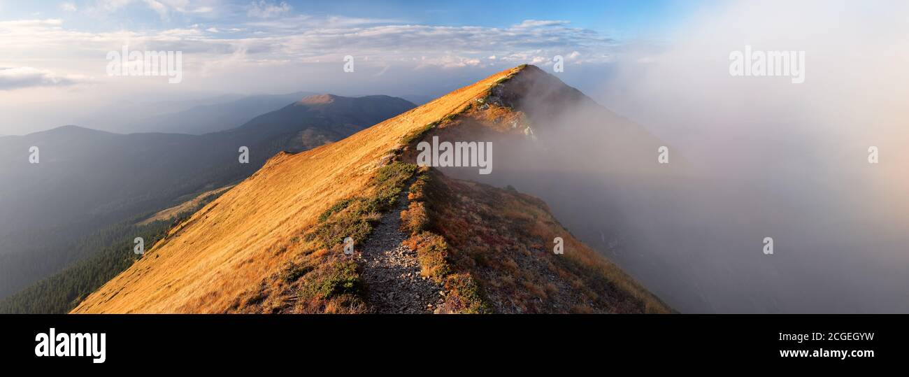 Wallpaper autumn scenery hi-res stock photography and images - Alamy