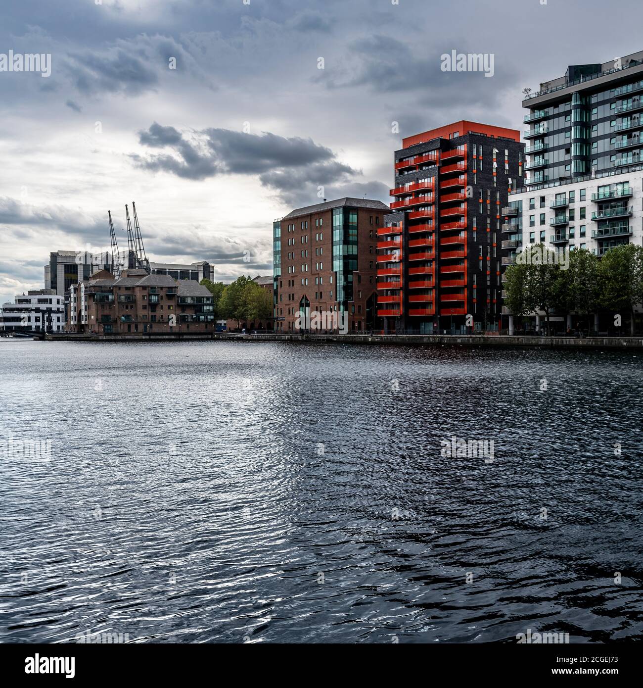 Inner millwall docks hi-res stock photography and images - Alamy