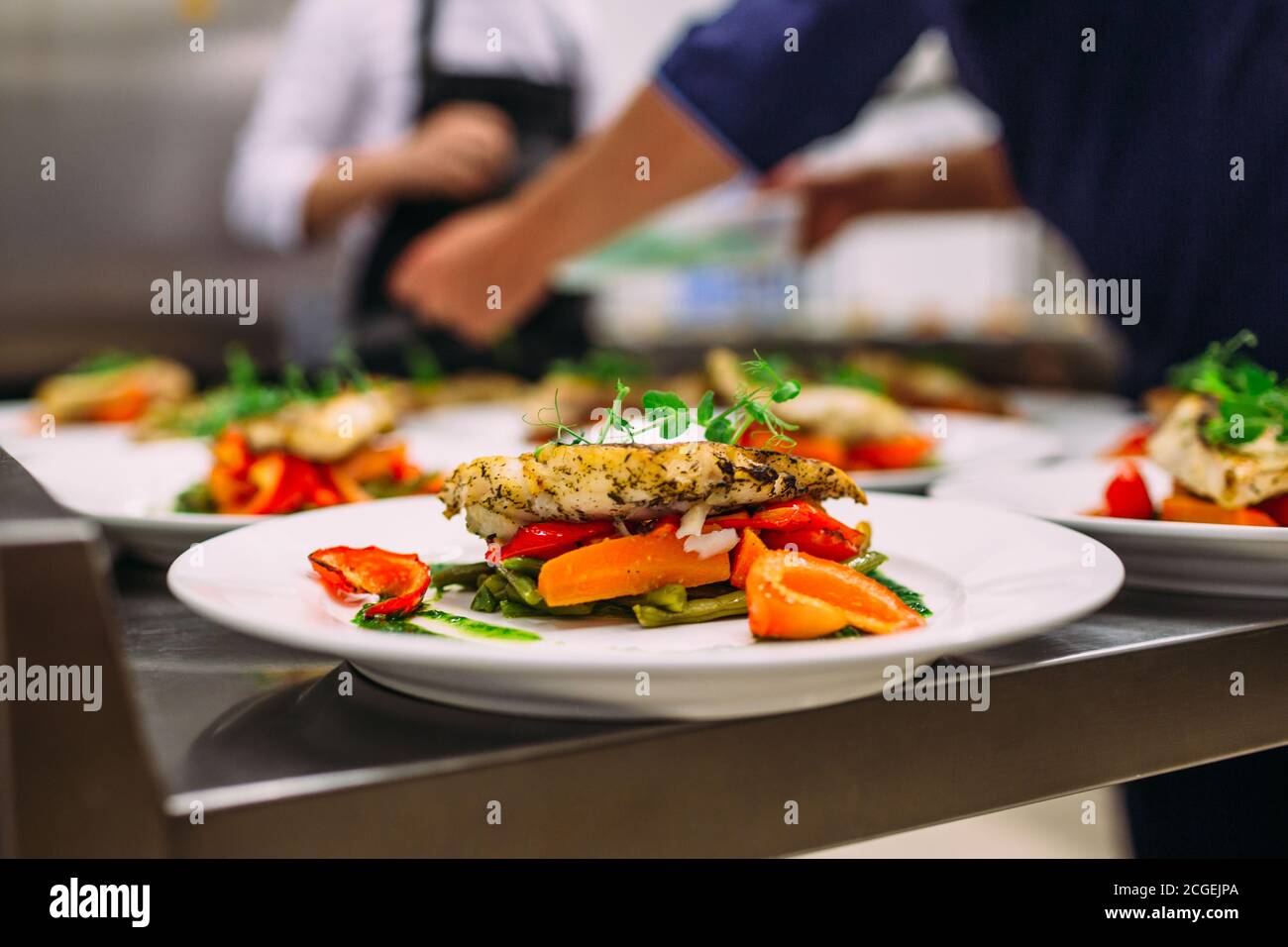 School catering hi-res stock photography and images - Alamy