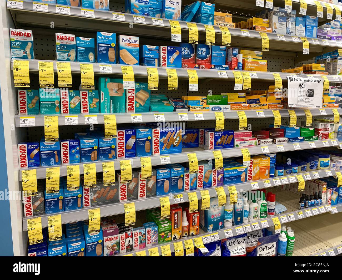 Walgreens store hi-res stock photography and images - Alamy