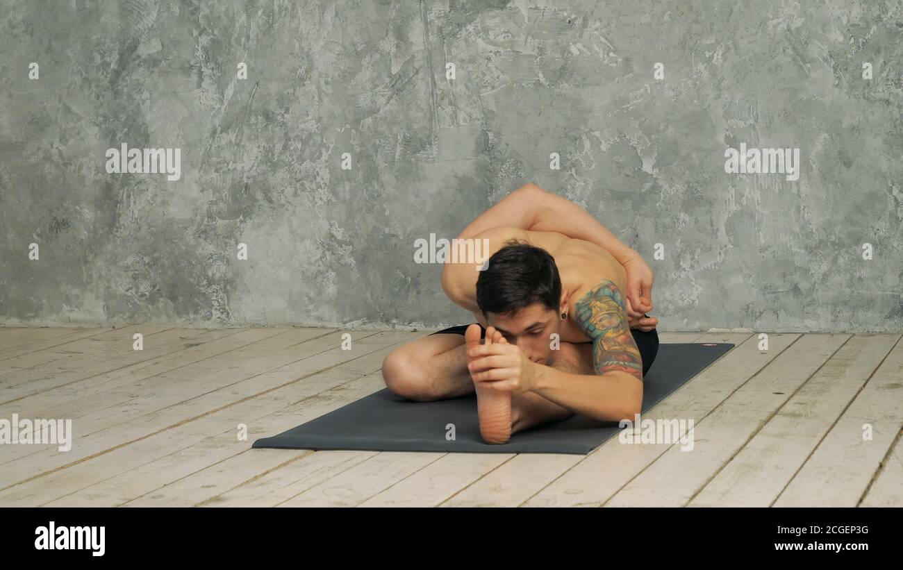 Man body stretch studio hi-res stock photography and images - Alamy