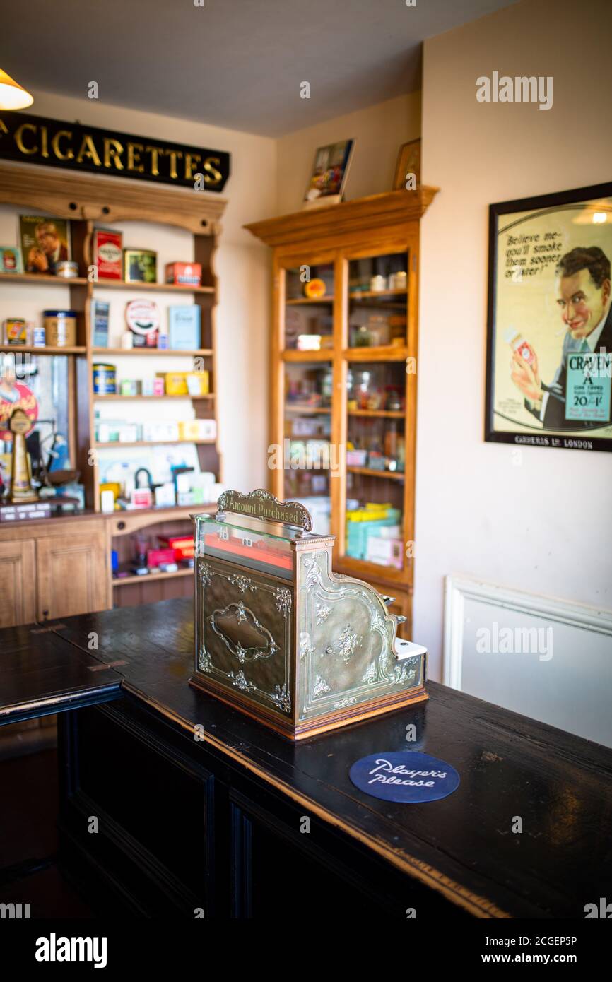 Tobacconist tobacconists hi-res stock photography and images - Alamy