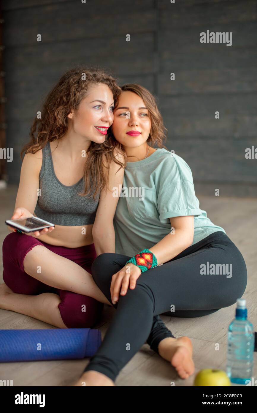 Women going to gym hi-res stock photography and images - Alamy