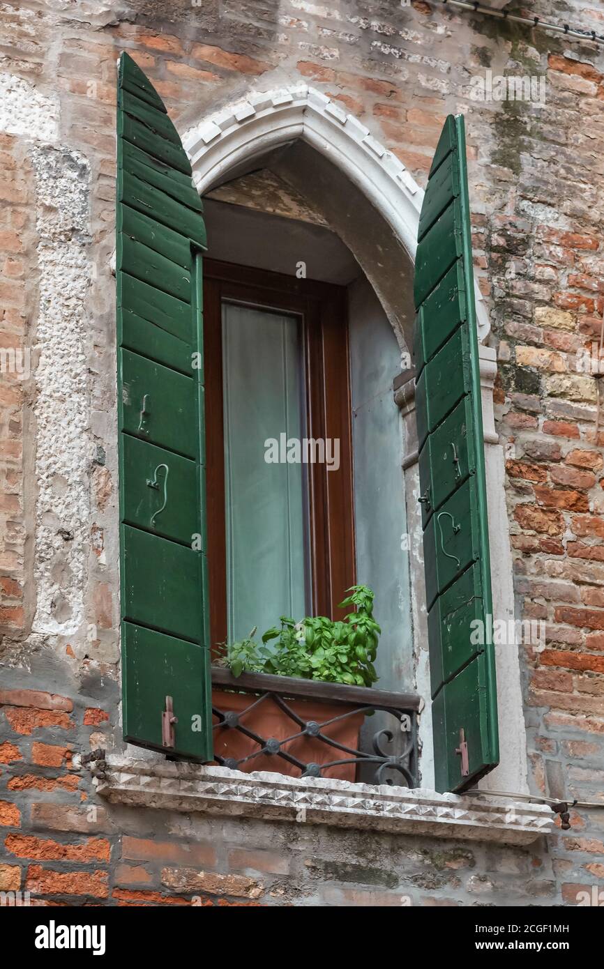 Renaissance and gothic palaces hi-res stock photography and images - Alamy