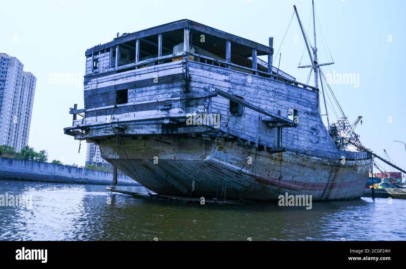 Jakarta, Indonesia - September 1, 2019: Phinisi ships (Indonesian ...