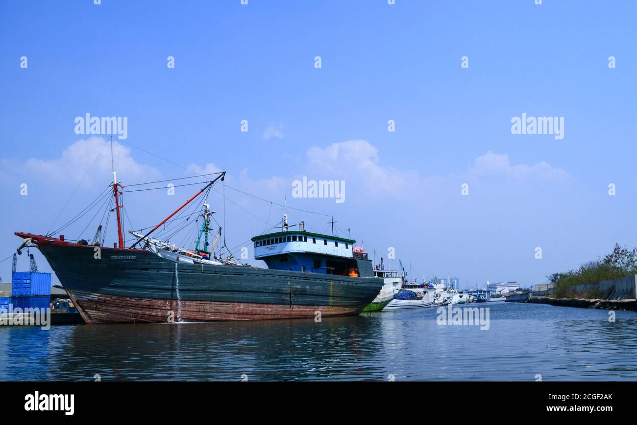 Jakarta, Indonesia - September 1, 2019: Phinisi ships (Indonesian ...