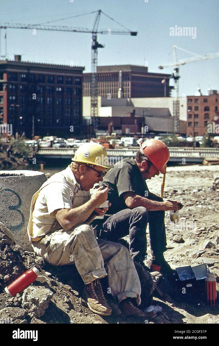 1970s construction workers hi-res stock photography and images - Alamy