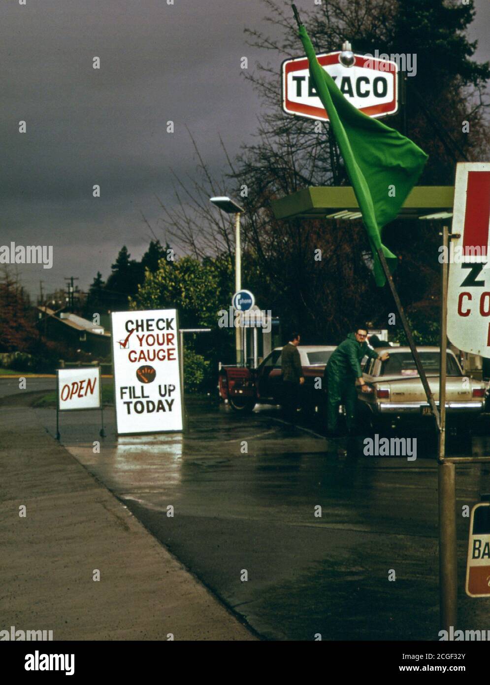 Texaco gas station 1970s hi-res stock photography and images - Alamy