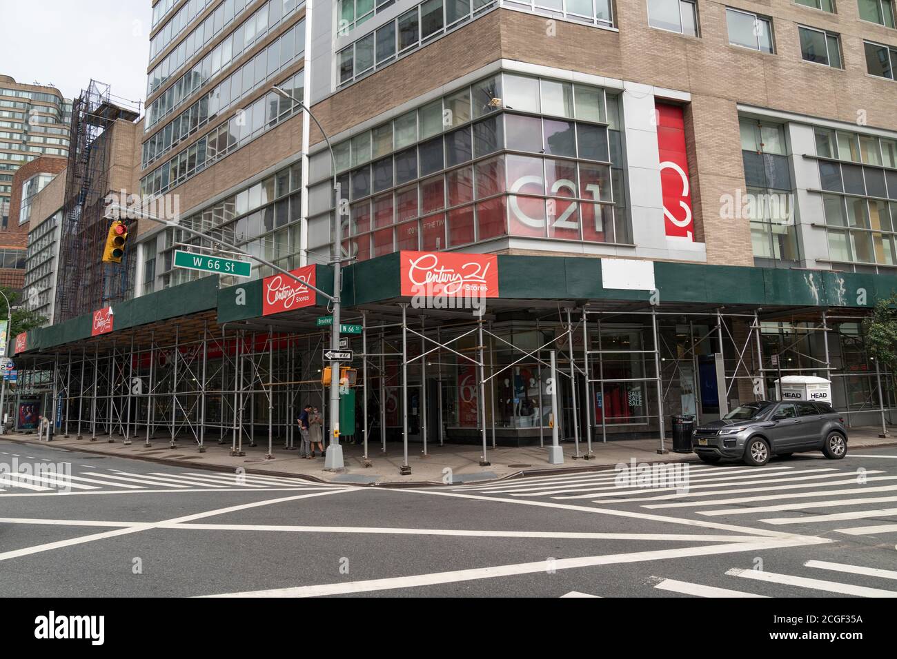 Century 21 department store hi-res stock photography and images - Alamy