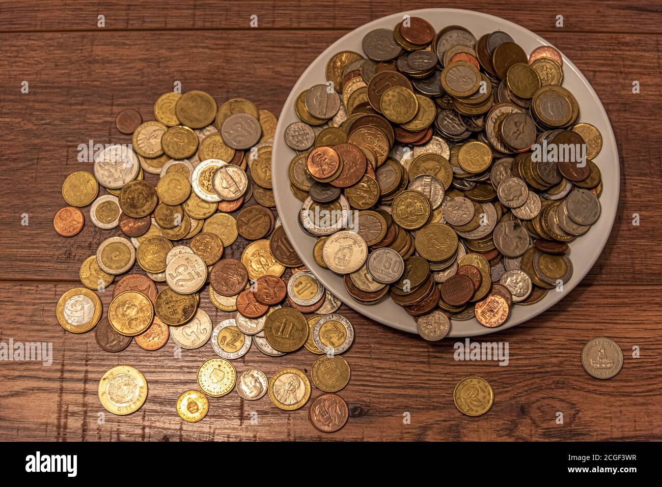 Row of fifty pence coins hi-res stock photography and images - Alamy