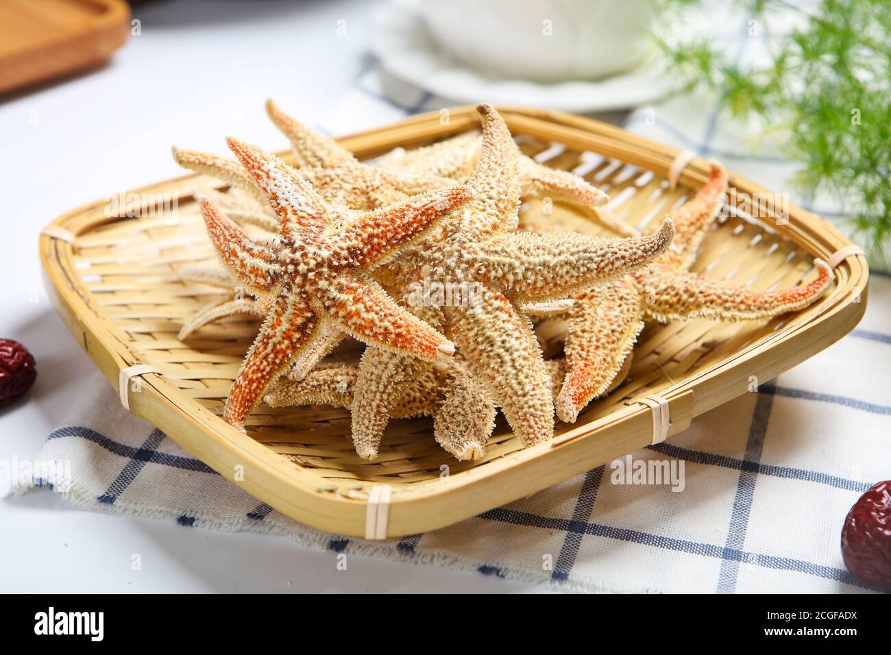 Table small amount food hi-res stock photography and images - Alamy