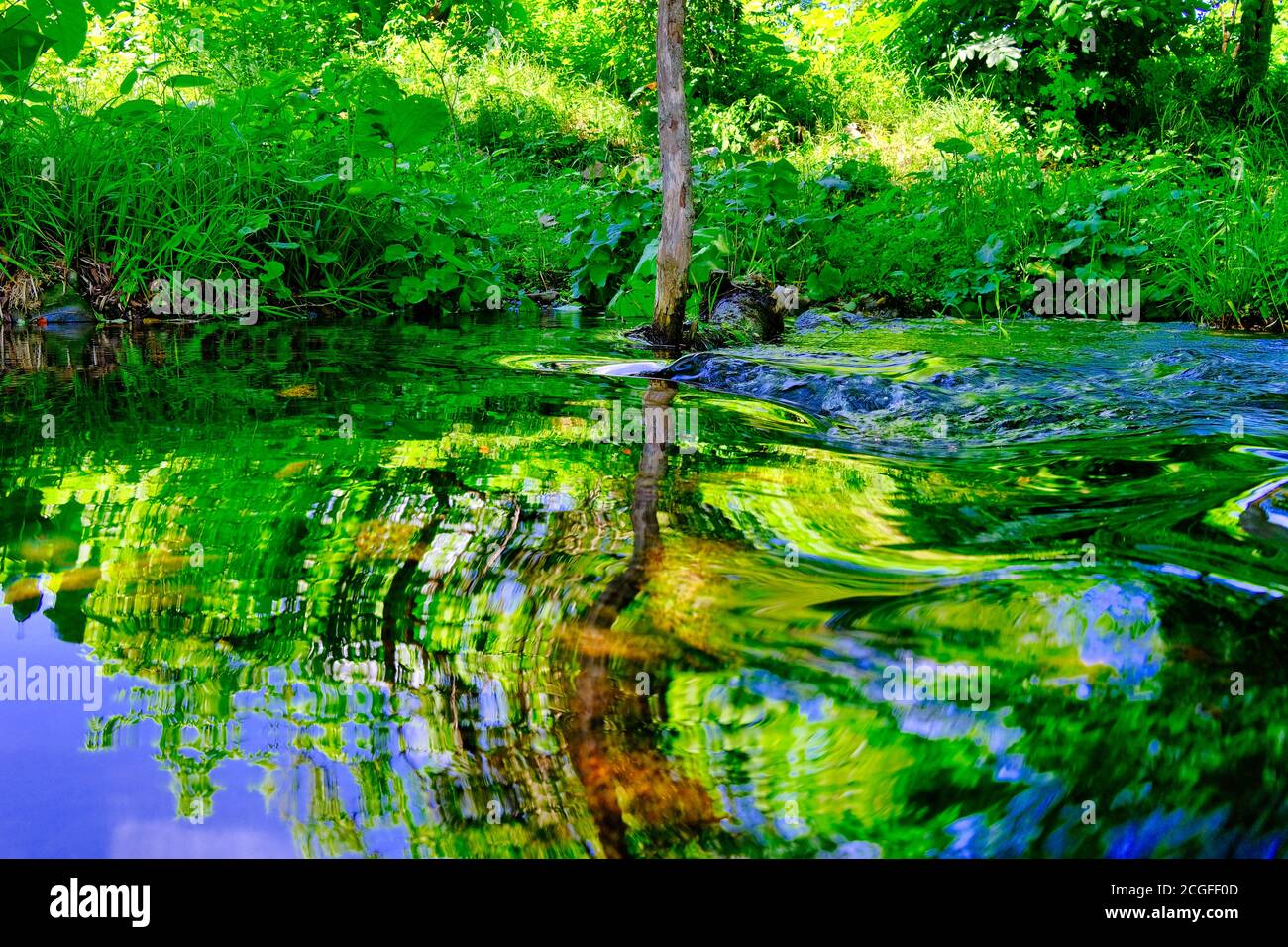 Wave Refraction of River Stock Photo - Alamy