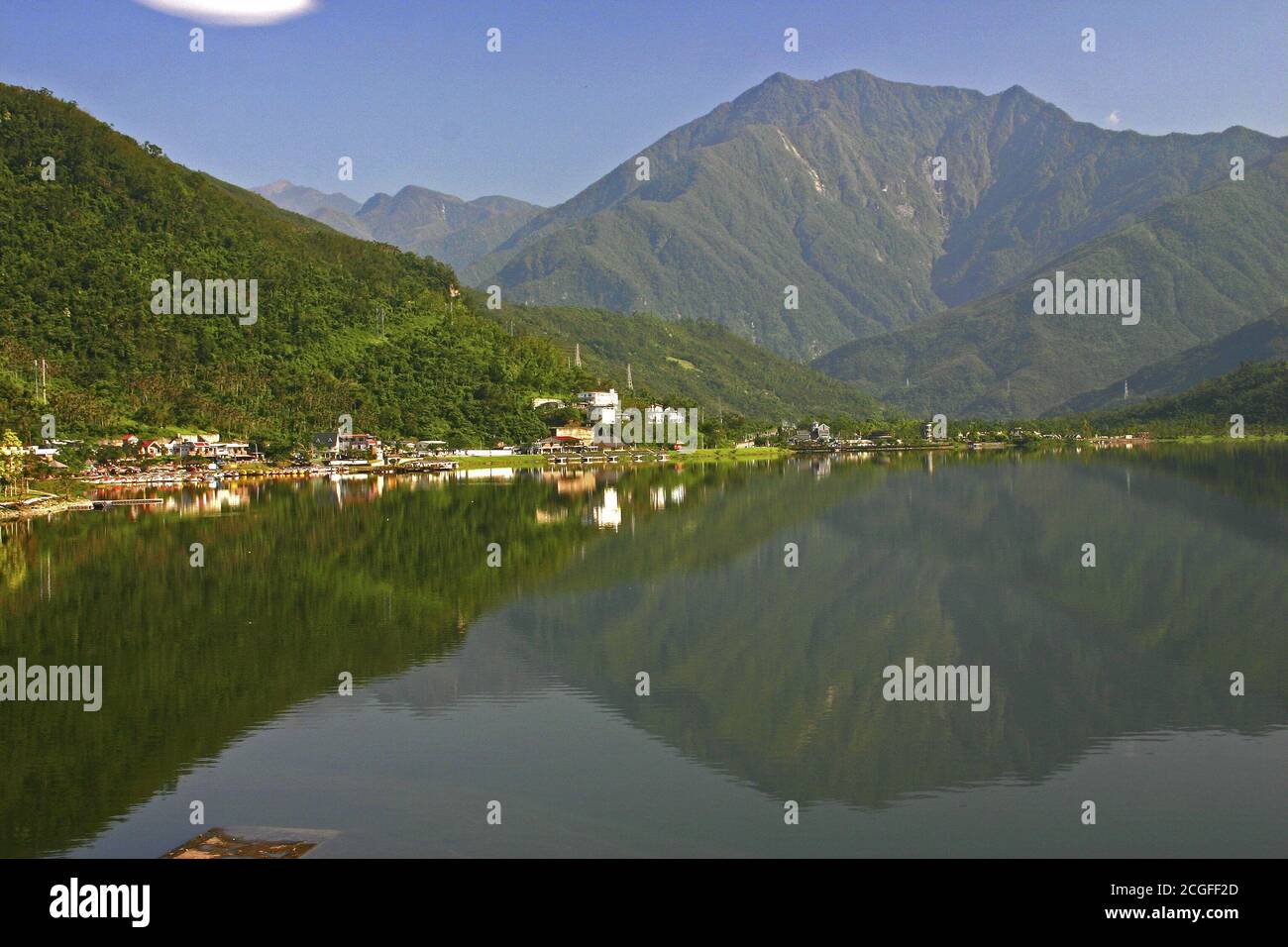Liyu lake shoufeng hi-res stock photography and images - Alamy