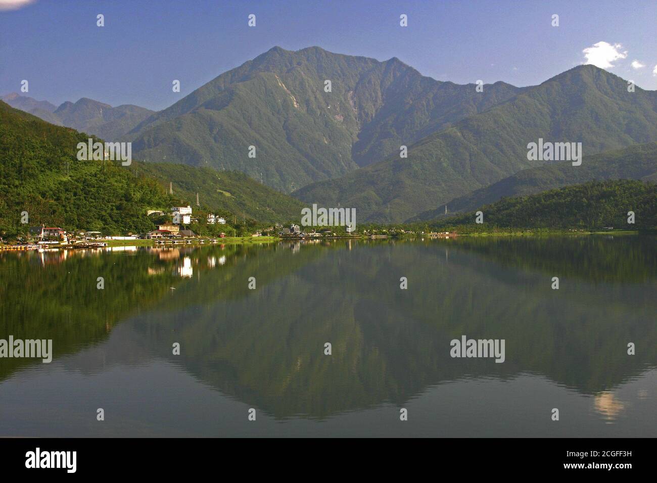 Taiwan Hualien Shoufeng Liyu Lake Stock Photo - Alamy