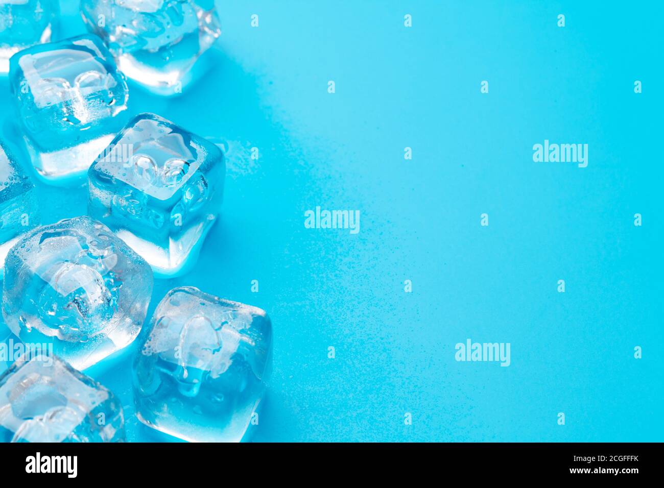 Top view ice cubes drops hi-res stock photography and images - Alamy