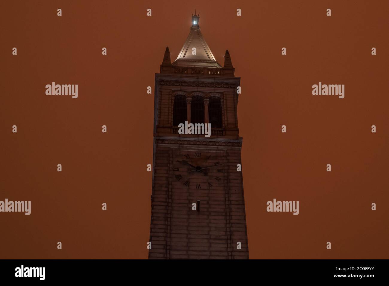 Berkeley clock tower hi-res stock photography and images - Alamy