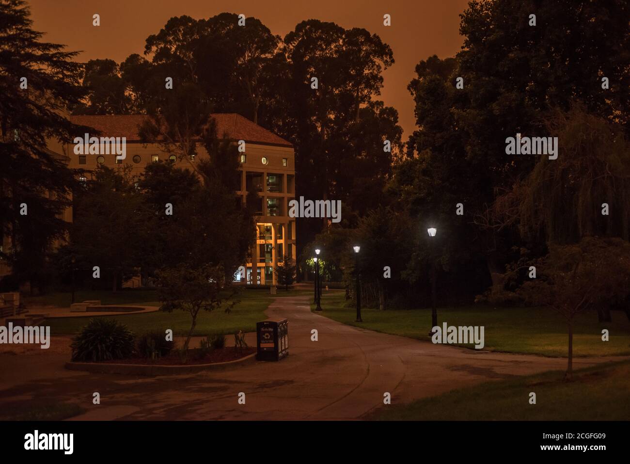 Berkeley campus hi-res stock photography and images - Alamy