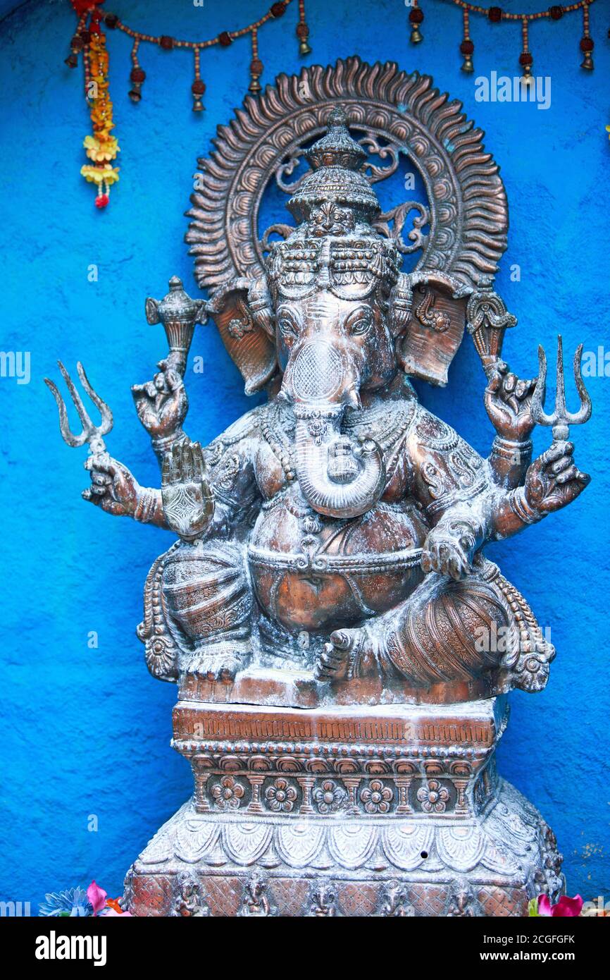 Ganesha - The Hindu God, London Zoo. This model is located in the ...