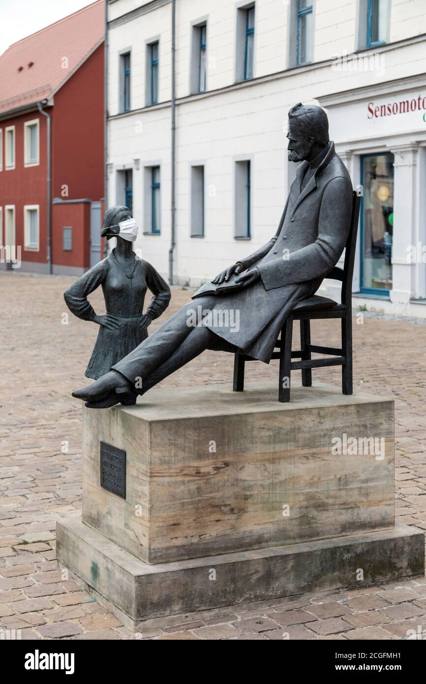 Medieval scholar monument hi-res stock photography and images - Alamy