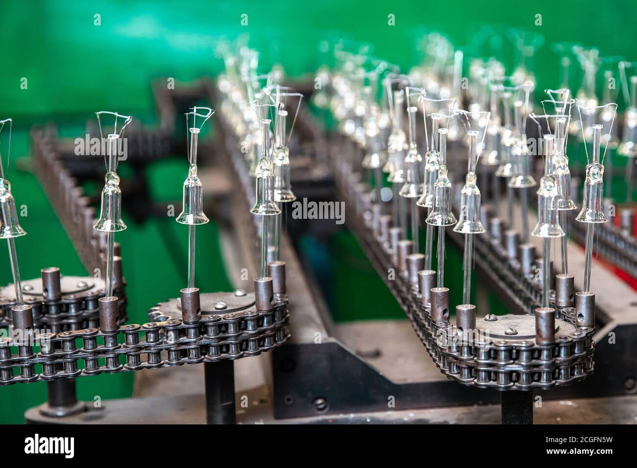 Automated workshop conveyor for production of glass lamps bulbs factory ...