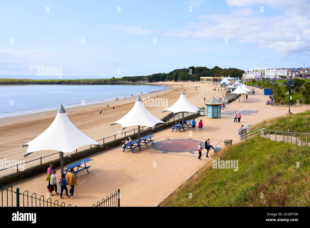 Promenade Barry Island High Resolution Stock Photography and Images - Alamy