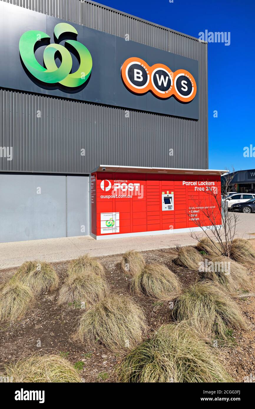 Ballarat Australia / Australia Post 24/7 Parcel Lockers located at ...