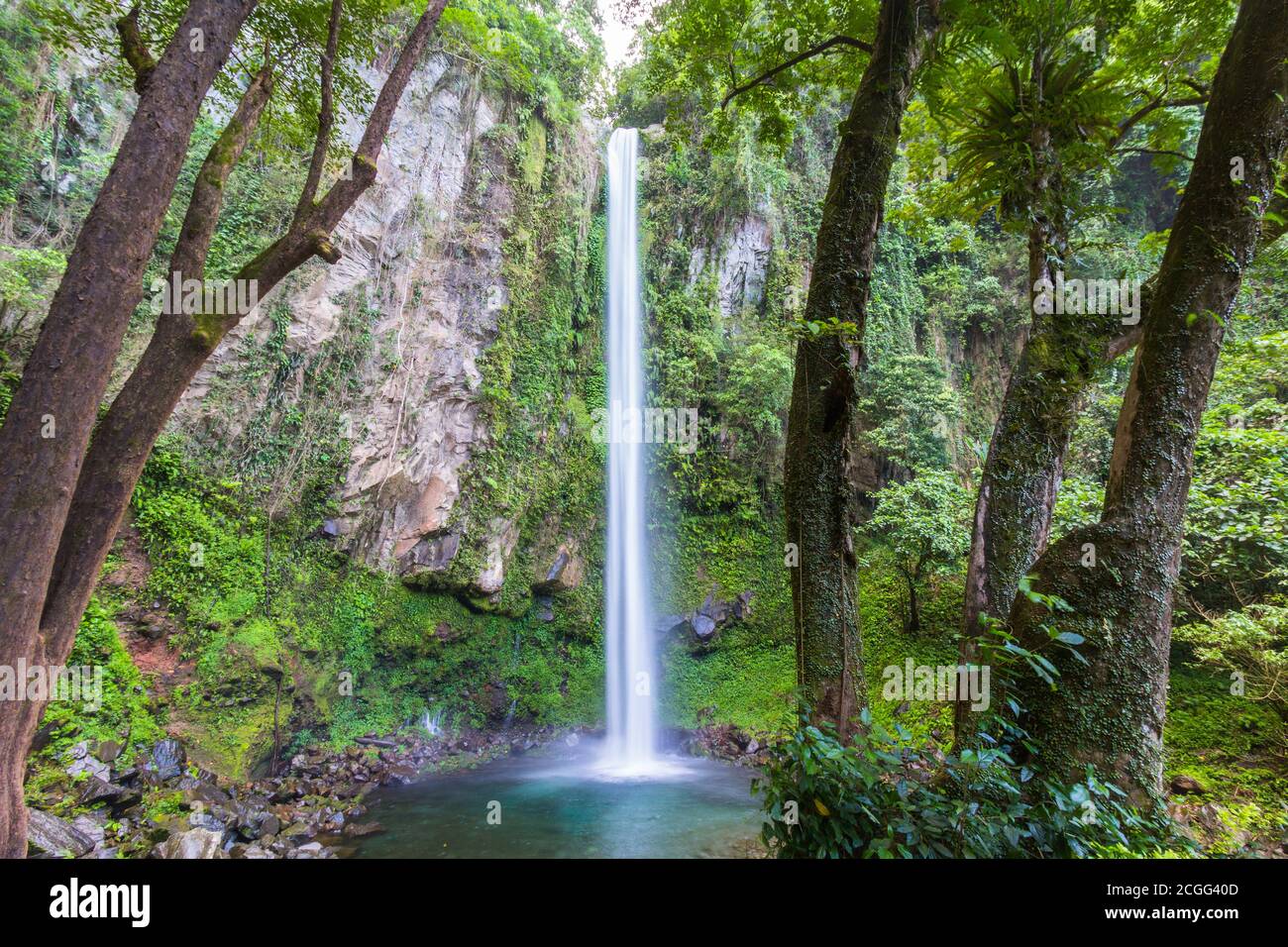 Philippines katibawasan waterfalls camiguin hi-res stock photography ...