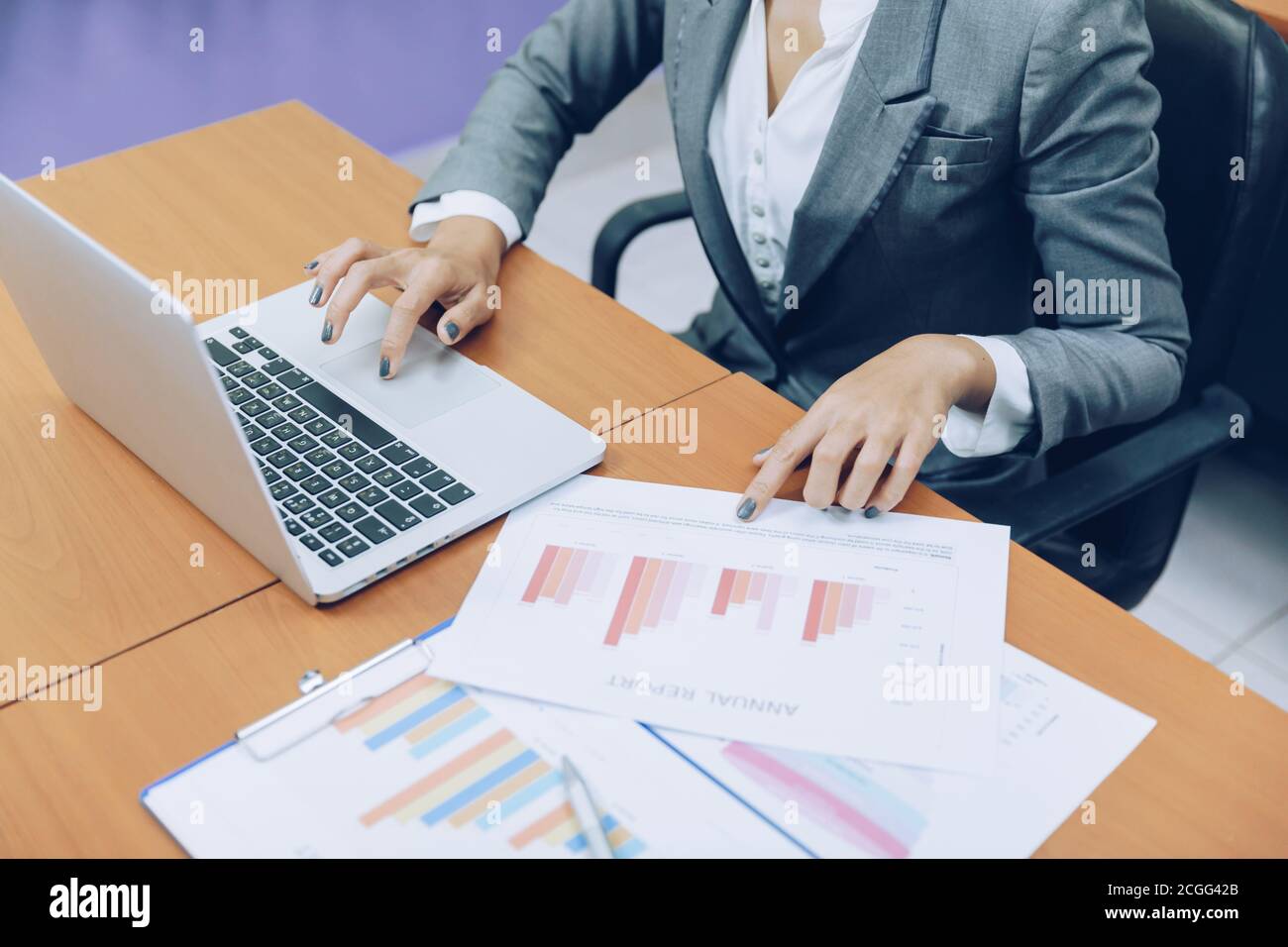 Summarizing hi-res stock photography and images - Alamy