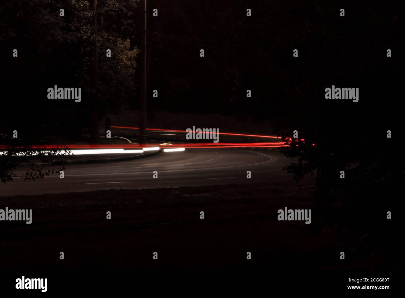 Street light traffic yellow night hi-res stock photography and images ...