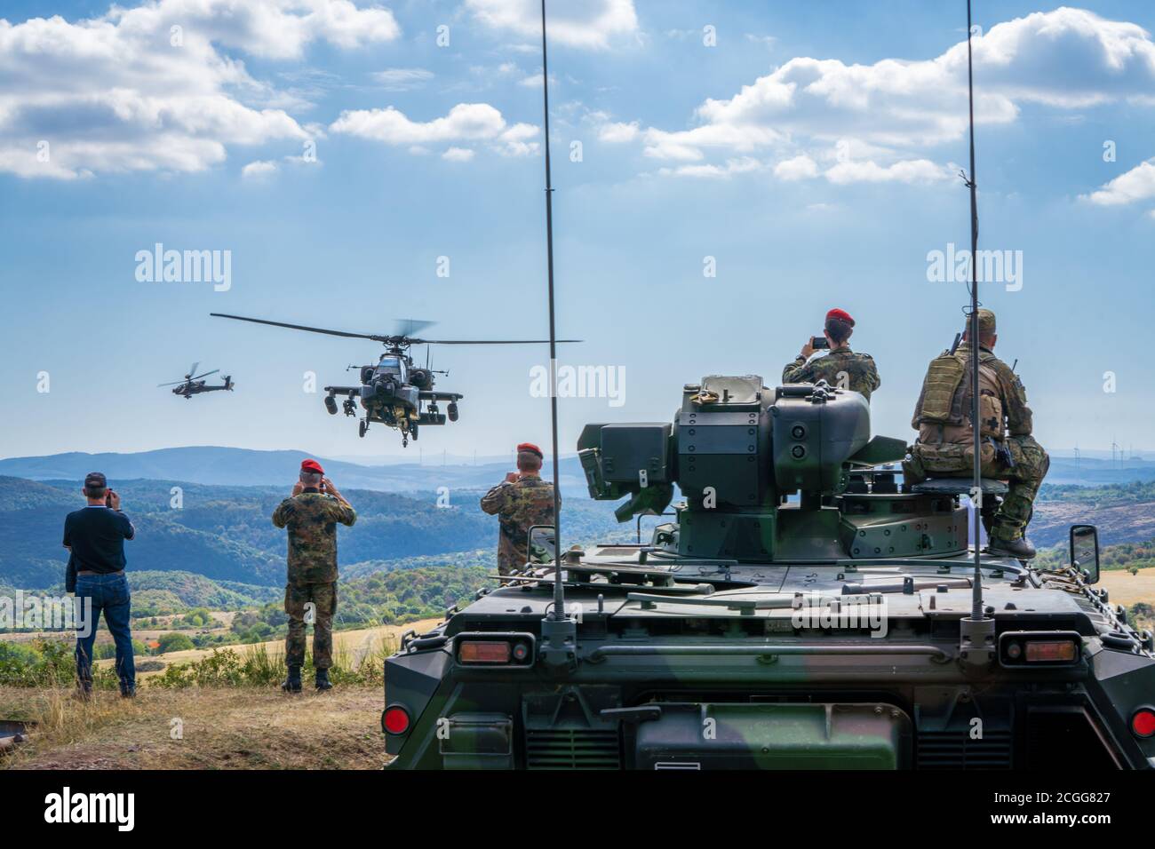 An AH-64 Apache from A Co, 1-3 Attack Reconnaissance Battalion make a ...