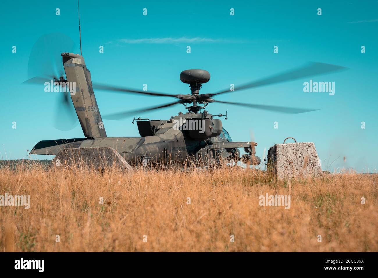 An AH-64 Apache Longbow from A Co, 1-3 Attack Reconnaissance Battalion ...