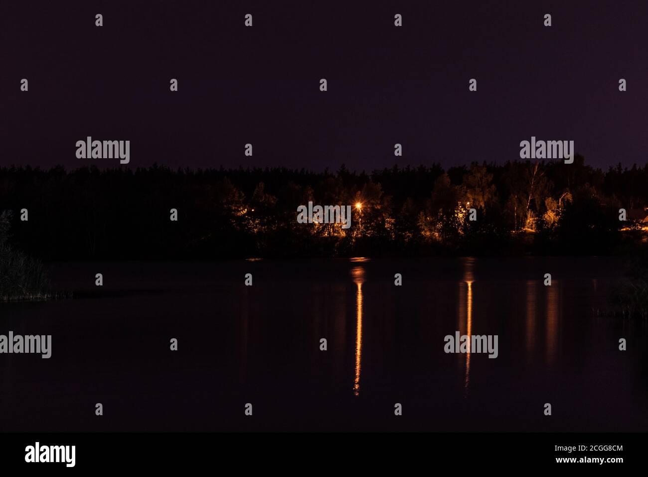 Night water surface hi-res stock photography and images - Alamy