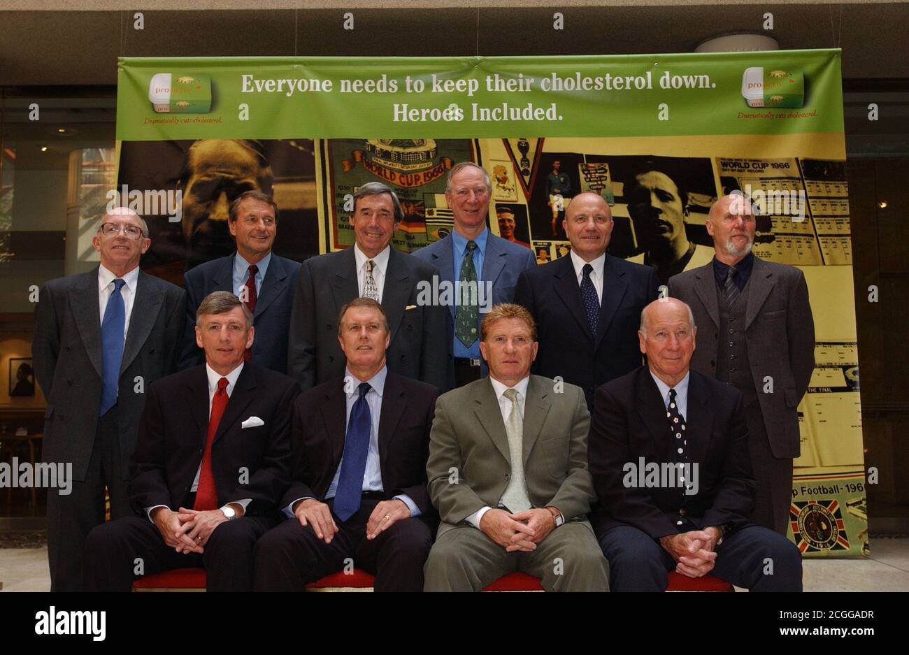 Sir bobby charlton and gordon banks hi-res stock photography and images ...