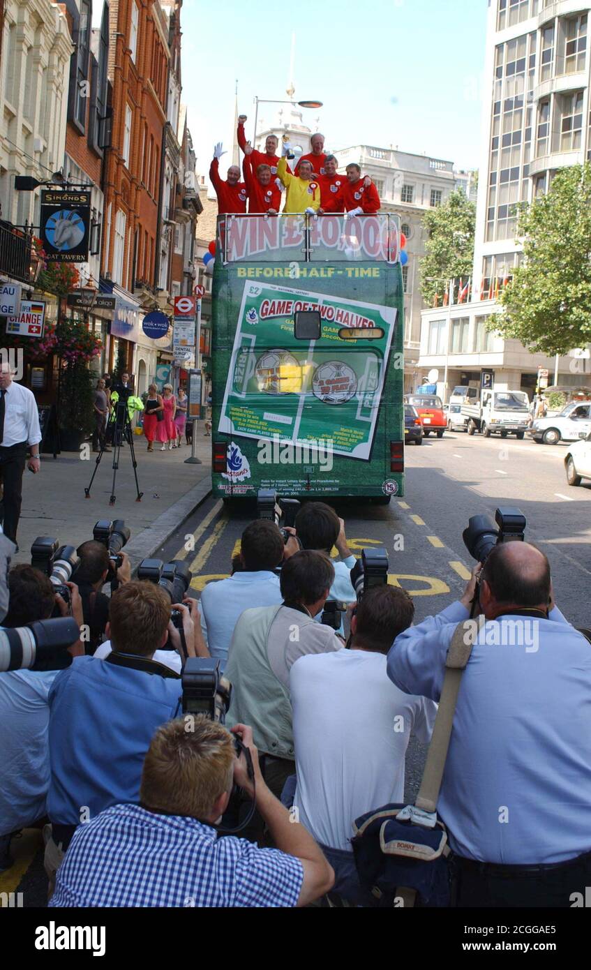 Gordon Banks High Resolution Stock Photography and Images - Alamy