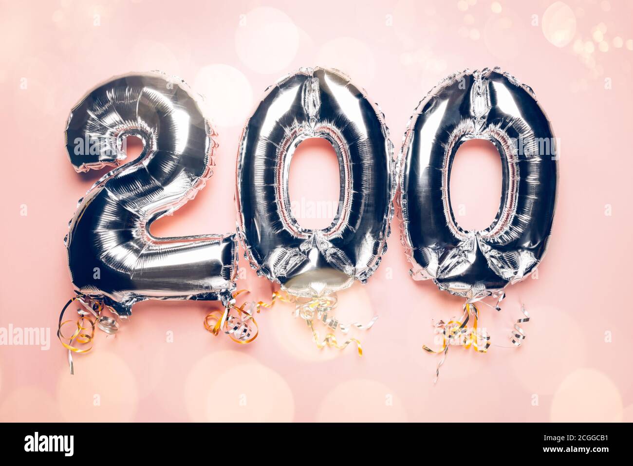 200 Silver Balloon Bunting Stock Photo - Alamy