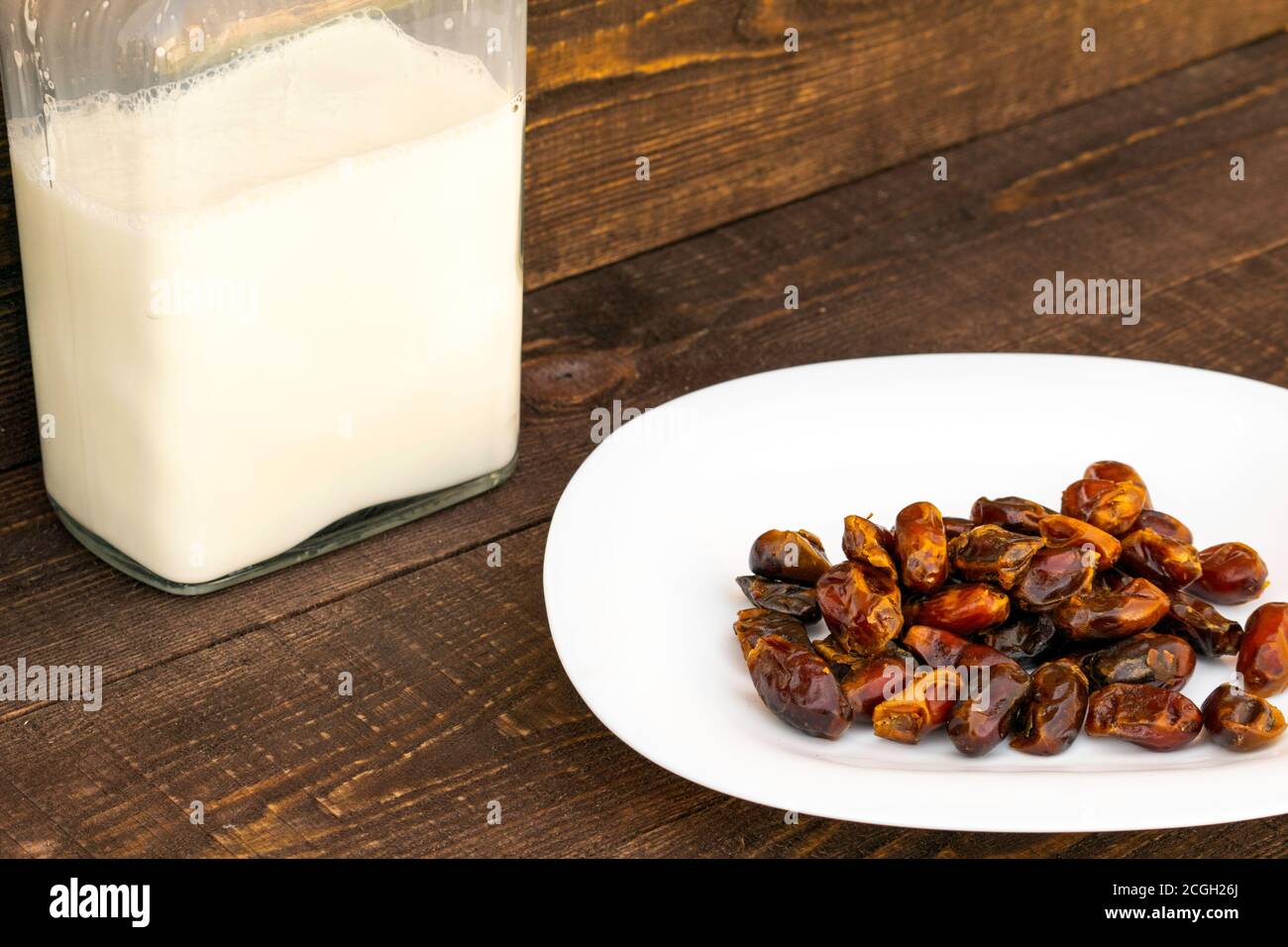 Hushaf - date milk, a traditional dish to Ramadan, cooking, ingredients ...