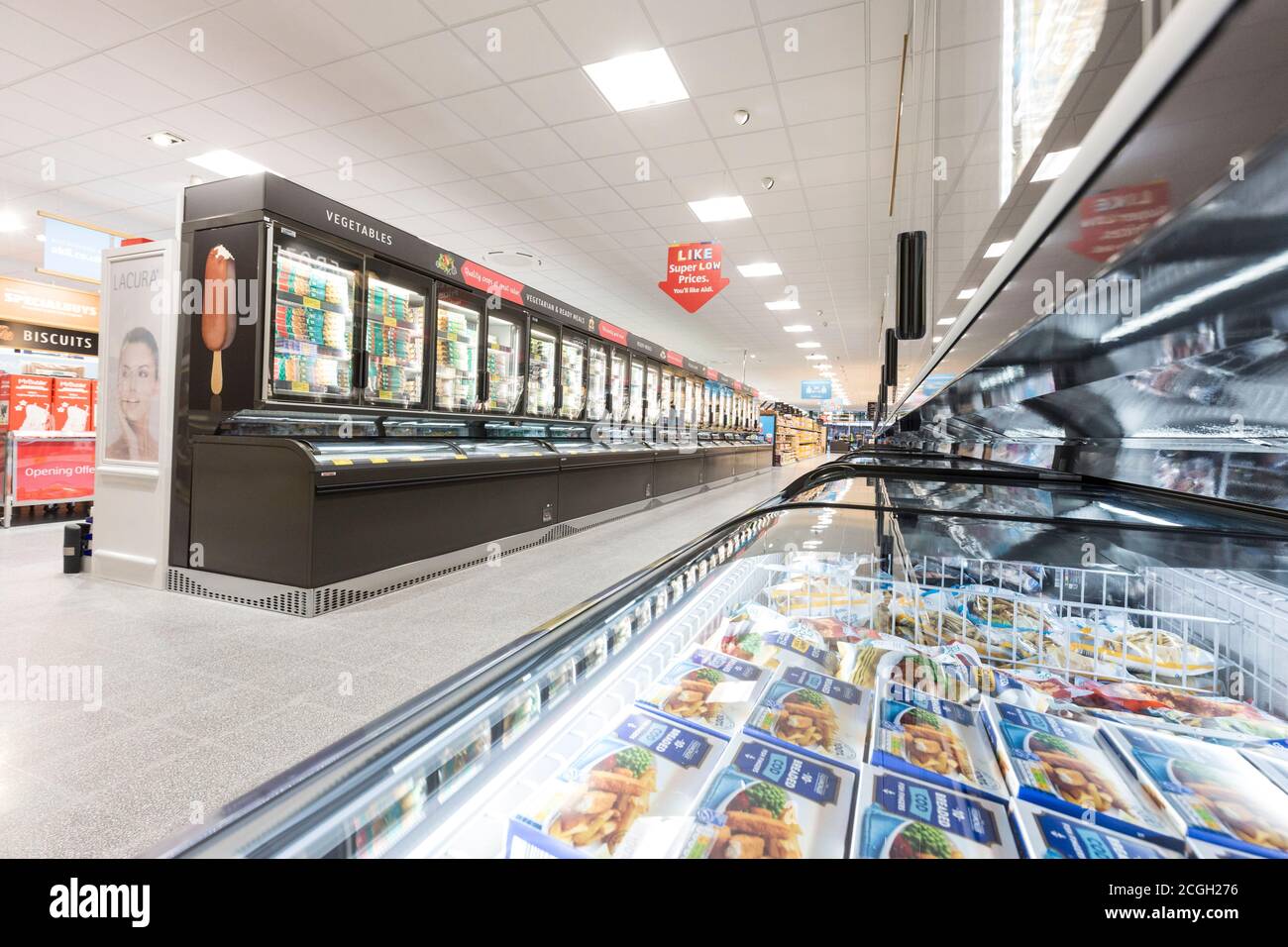Aldi supermarket aisle hi-res stock photography and images - Alamy