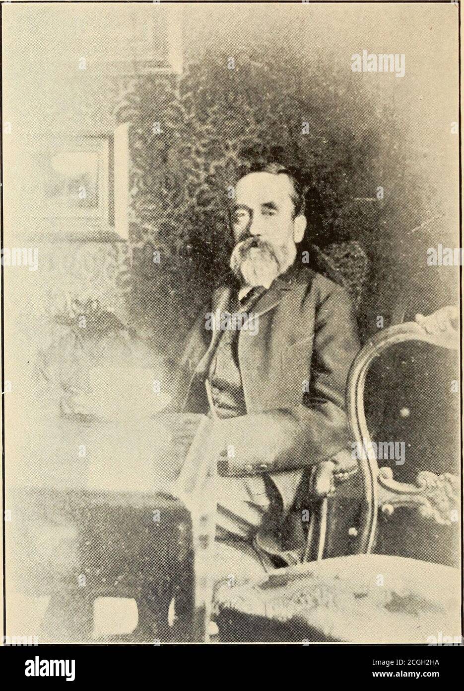 Five families commission hi-res stock photography and images - Alamy