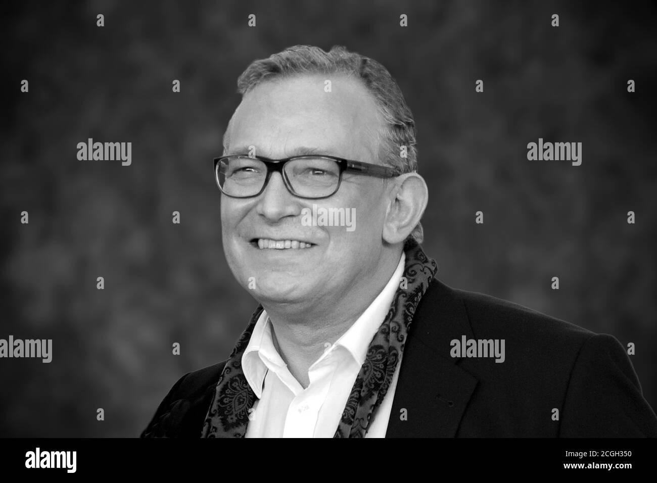 PHOTOMONTAGE: The Munich star hairdresser Gerhard Meir died at the age ...