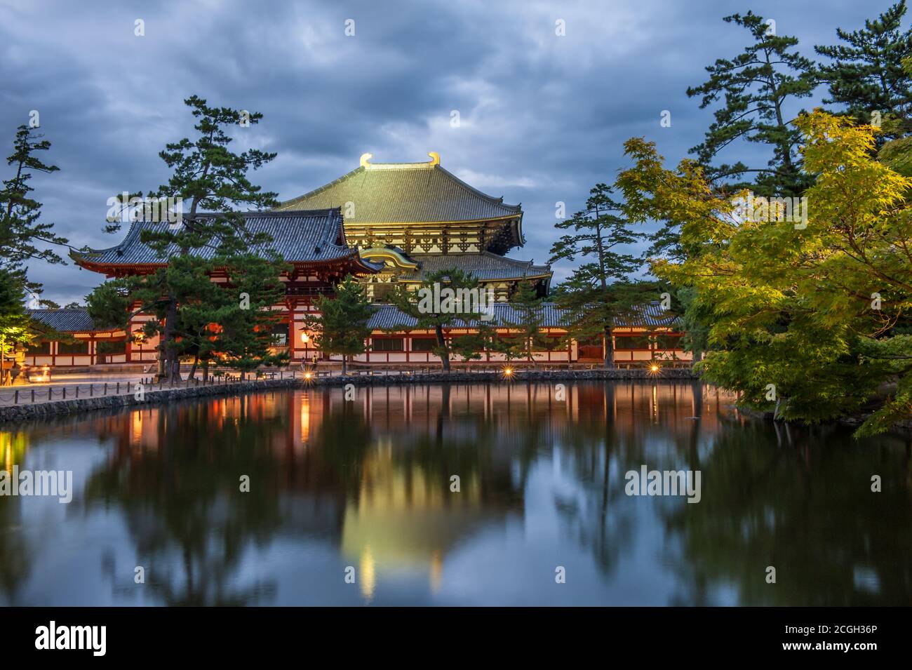 Nara Daibutsu todai-ji - famous Buddhism temple hiding the statue of ...