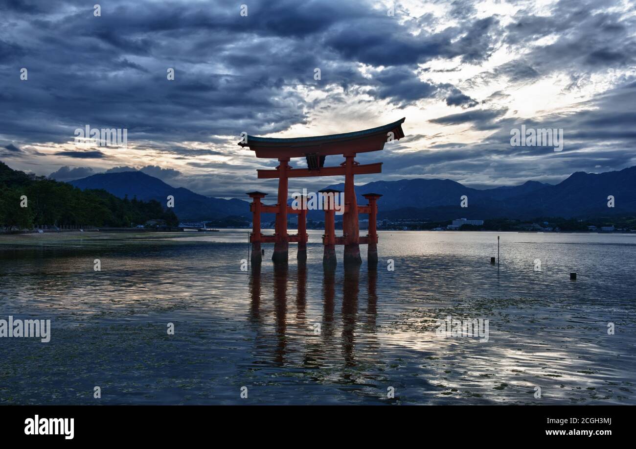 Otori temple hi-res stock photography and images - Alamy