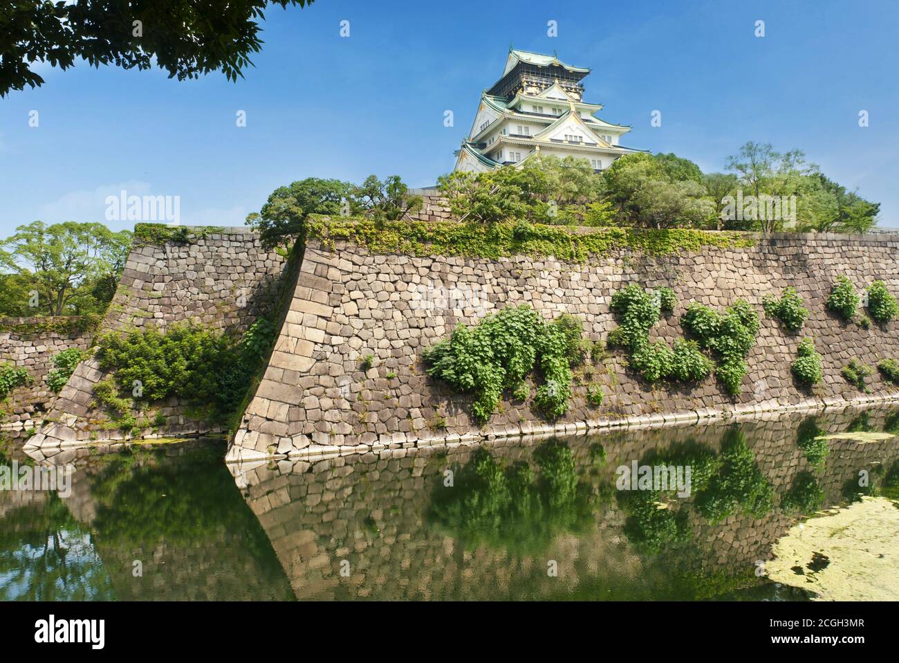 Stone walls osaka castle hi-res stock photography and images - Alamy