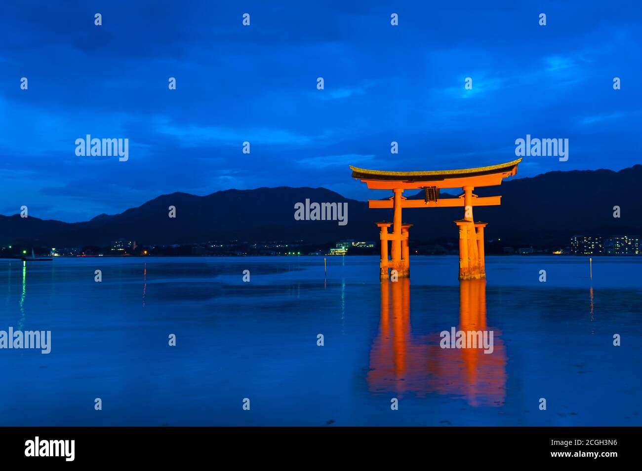 Otori temple hi-res stock photography and images - Alamy