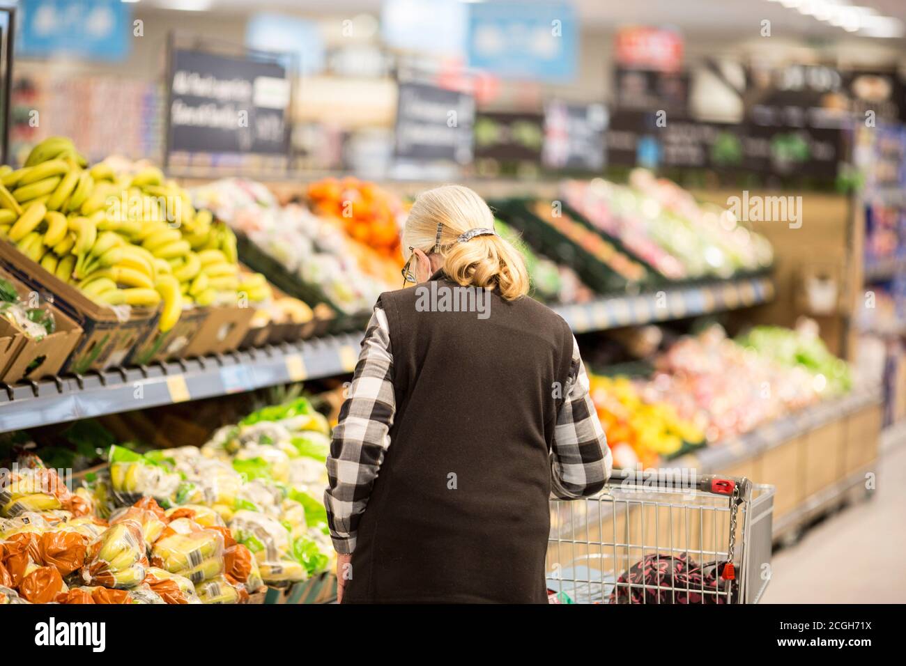 Aldi Supermarket interior Stock Photo - Alamy