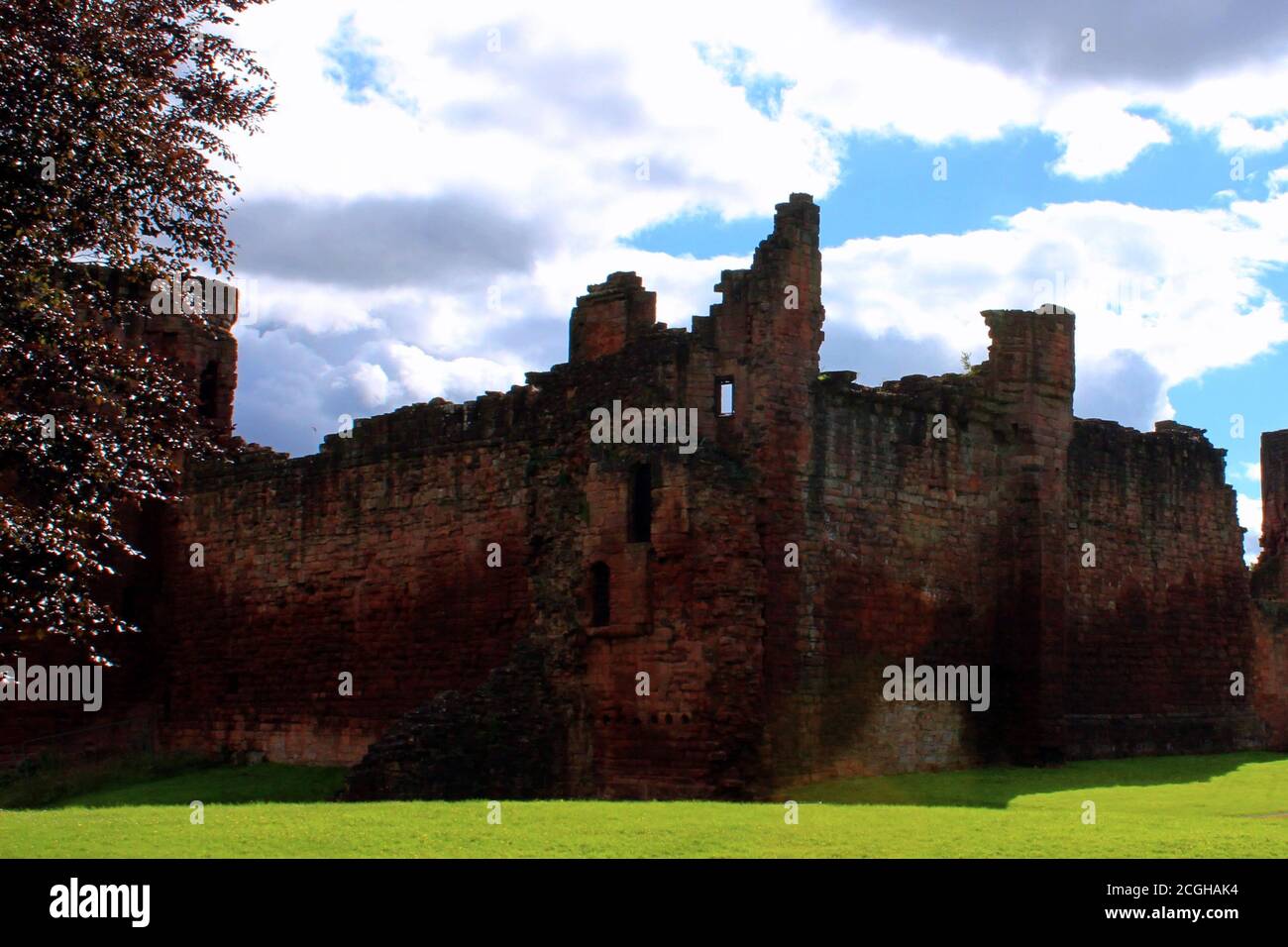 Bothwell castle hi-res stock photography and images - Alamy