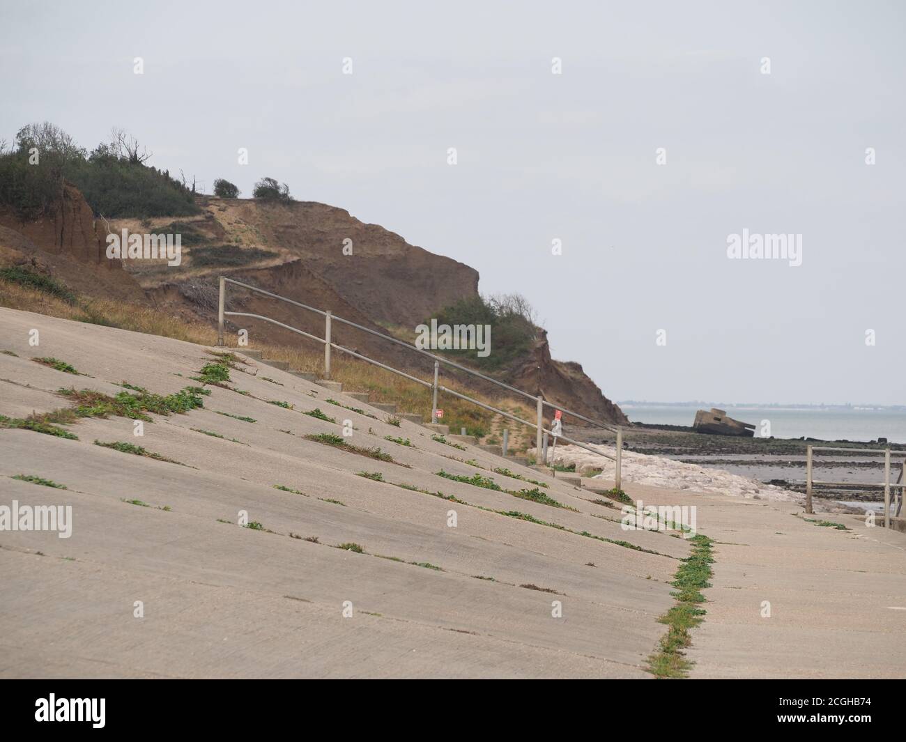Warden Bay, Kent, UK. 11th September, 2020. UK Weather: a sunny and ...
