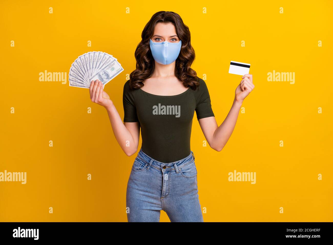 Cash back debit card hi-res stock photography and images - Alamy