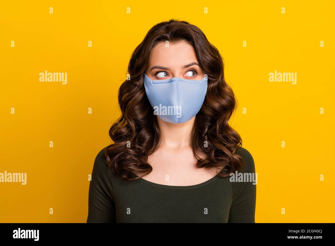 Close-up portrait of her she nice attractive minded wavy-haired girl ...